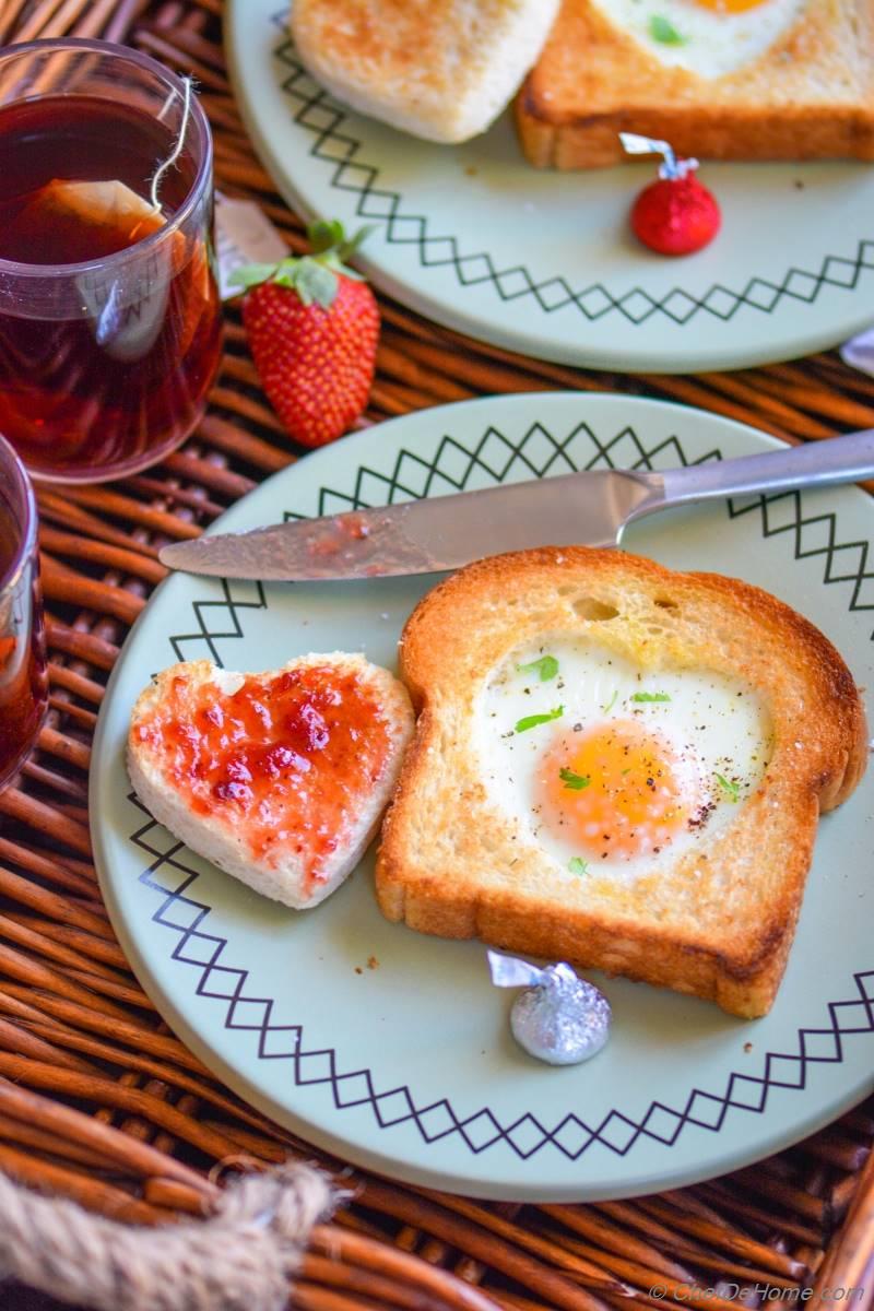 Sunny Side up Egg-Heart Toasts For Valentine's Day Breakfast Recipe ...