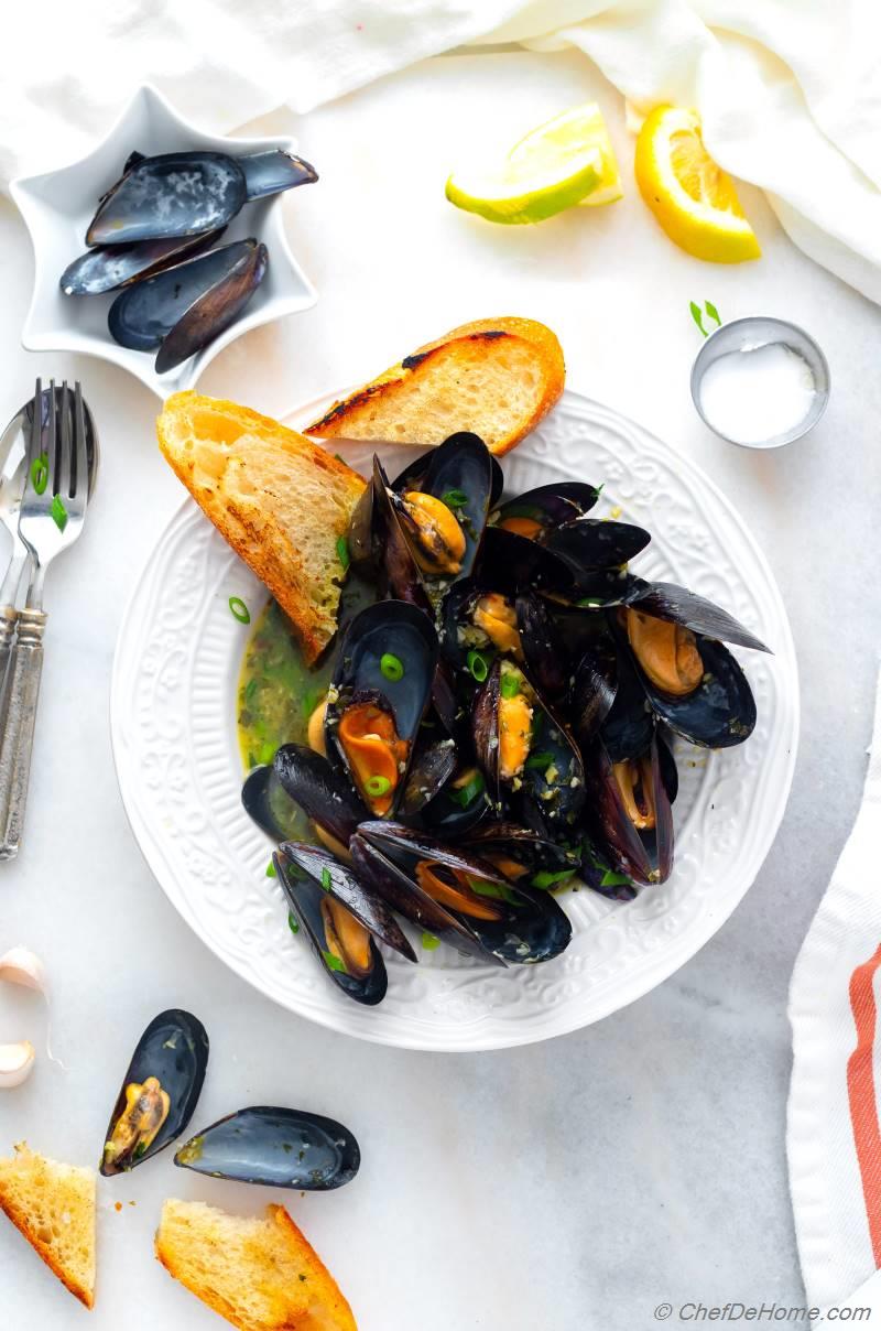 How to Cook Mussels | Mussels in White Wine Sauce Recipe | ChefDeHome.com